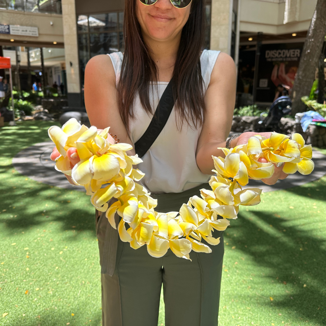 Free Lei-Making | International Market Place | Honolulu