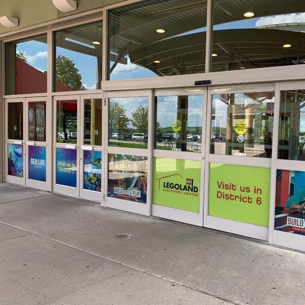 Great Lakes Crossing Outlets | Michigan's Largest Indoor Outlet Mall ...