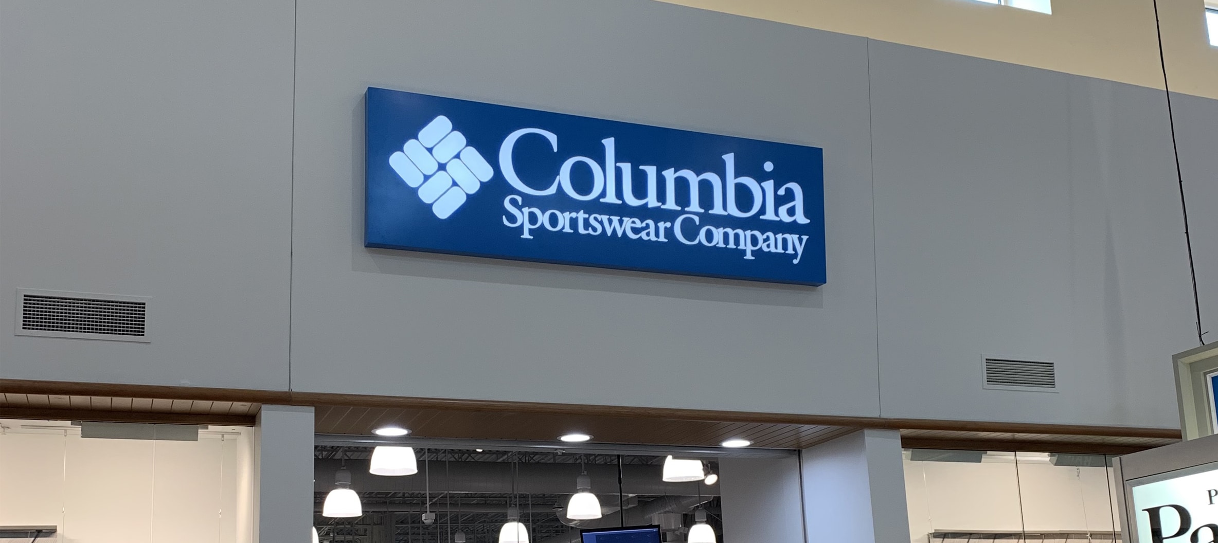Columbia Factory Store | Auburn Hills | Great Lakes Crossing Outlets