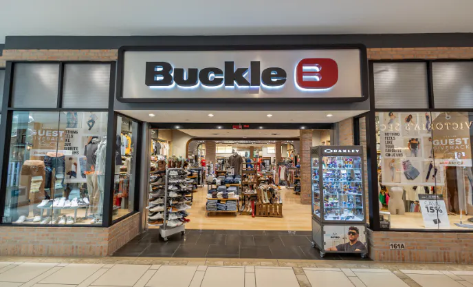 International Plaza and Bay Street | Premier Shopping and Dining in ...