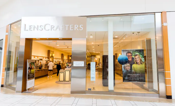 International Plaza and Bay Street | Premier Shopping and Dining in ...