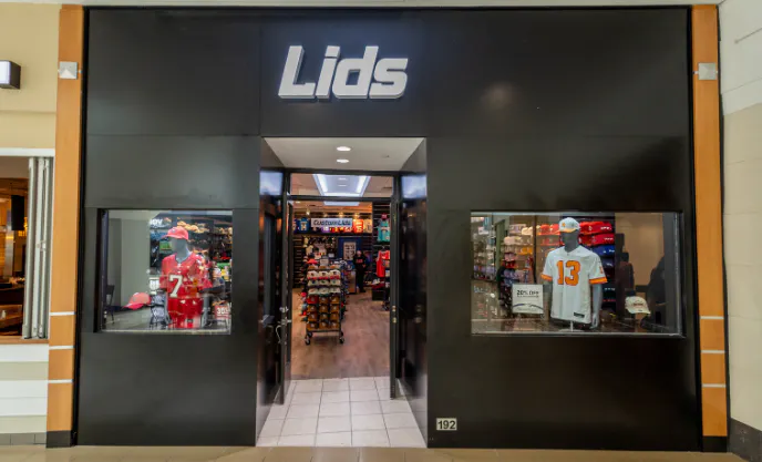 International Plaza and Bay Street | Premier Shopping and Dining in ...