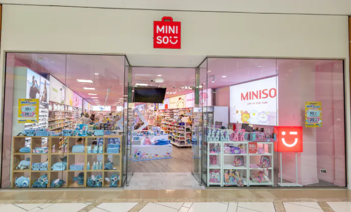 International Plaza and Bay Street | Premier Shopping and Dining in ...