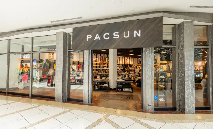 International Plaza and Bay Street | Premier Shopping and Dining in ...