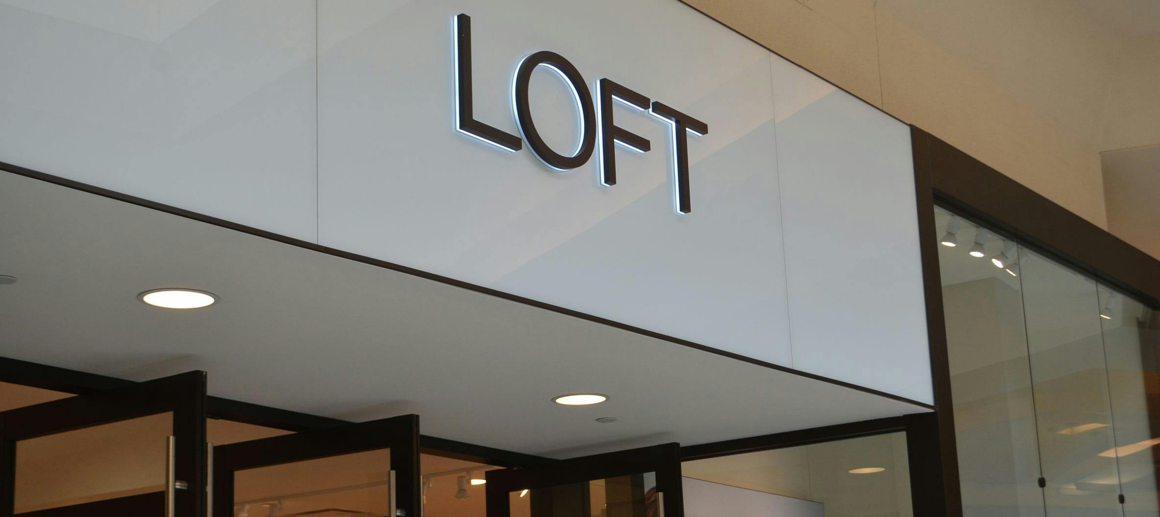 International Plaza and Bay Street | Premier Shopping and Dining in ...