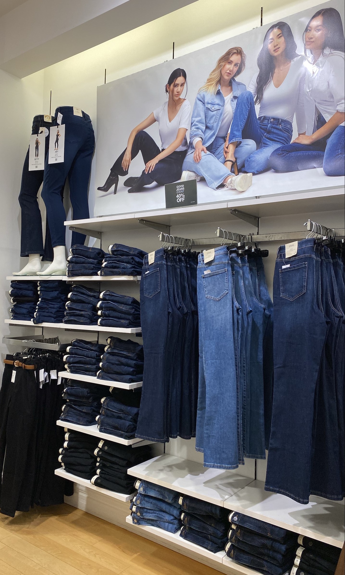 Find the Latest In-Store Specials and Promotions | Lansdowne Place